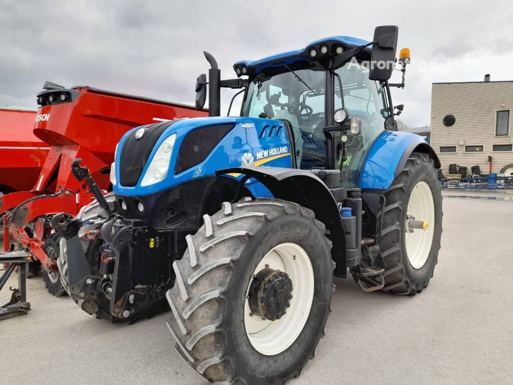 New Holland T 7.270 AC traktor točkaš