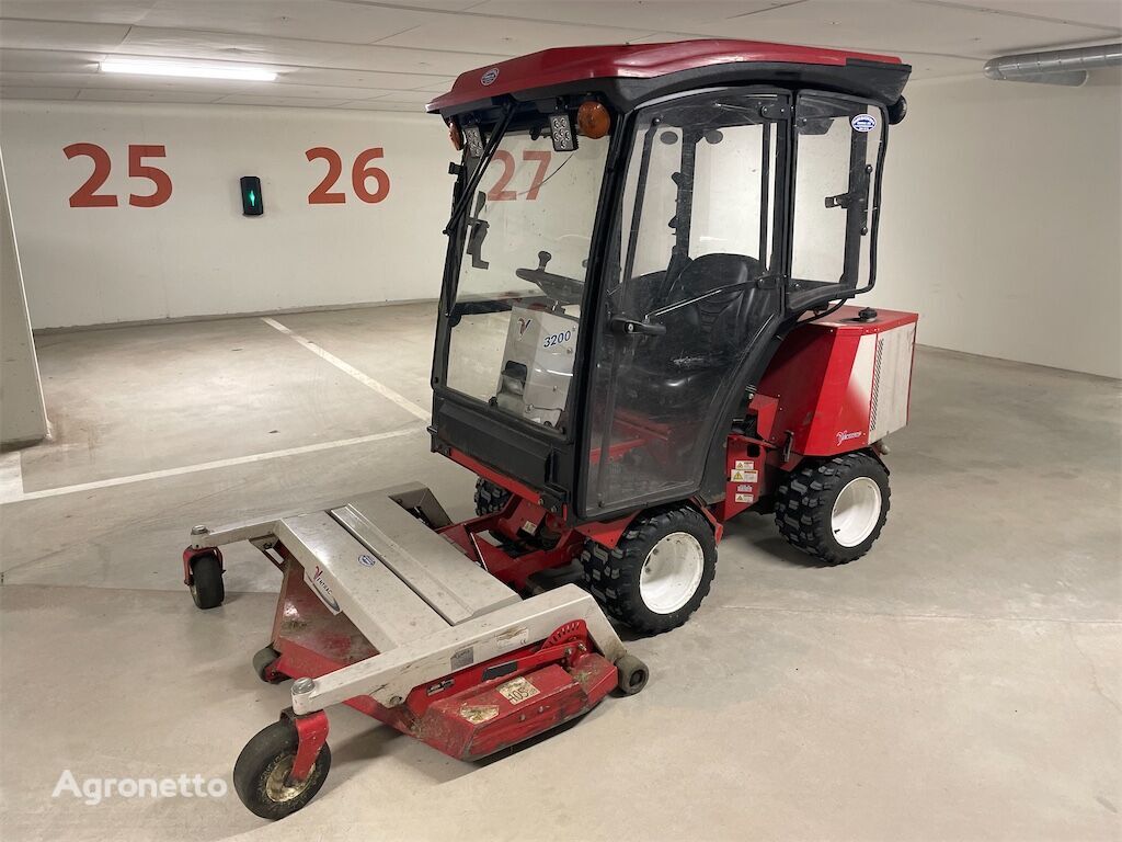 Prodaje se Ventrac 3200 traktor kosilica na aukciji