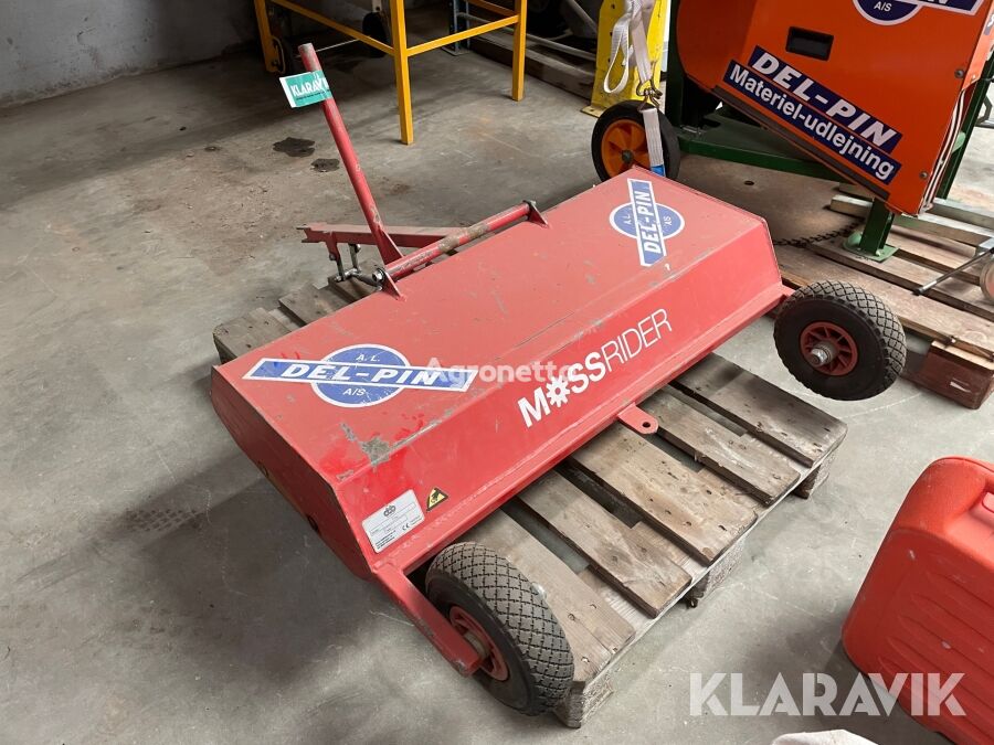Prodaje se Mossrider M102 traktor kosilica na aukciji
