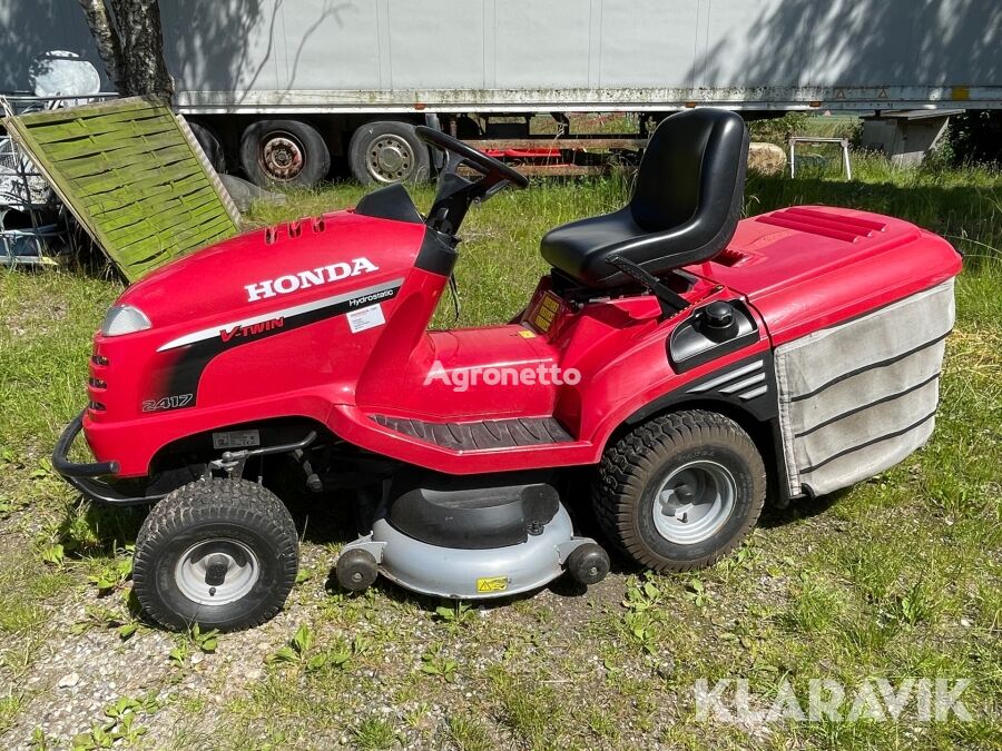 Prodaje se Honda V-Twin 2417 traktor kosilica na aukciji