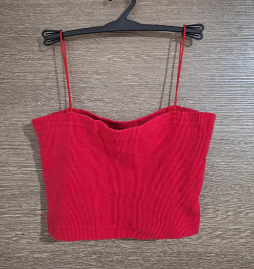 Crveni crop top