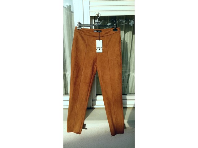 `ZARA` PANTALONE OD SPANDEKSA CAMEL BOJE - NOVO