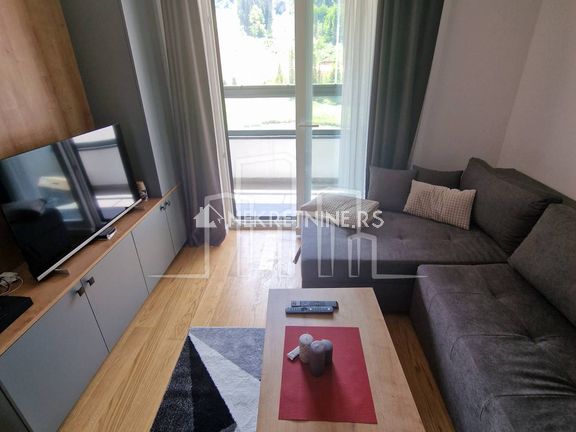 Apartman Snježna dolina Jahorina nov i novoopremljen 53m2 sa dva balkona