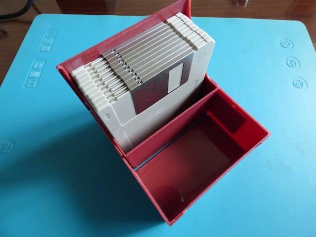 DYSAN  3.5`` - kutija sa 10 nekorišćenih disketa