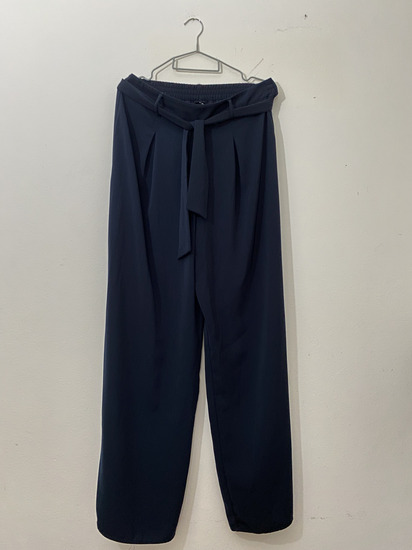 Leprsave teget pantalone