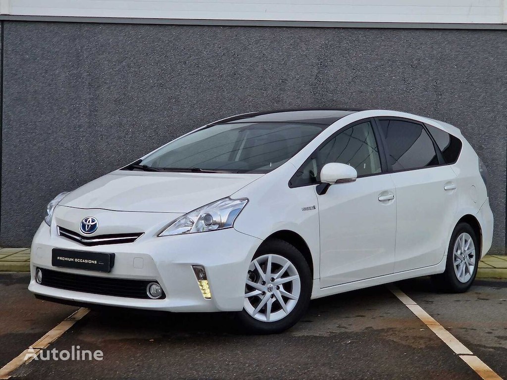 Prodaje se Toyota Prius Wagon hečbek na aukciji