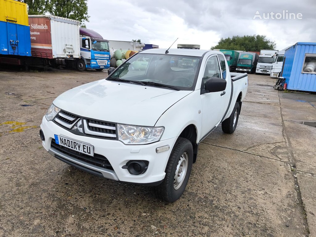 Mitsubishi L200 Pickup+Geländewagen 4x4 schaltung terenac