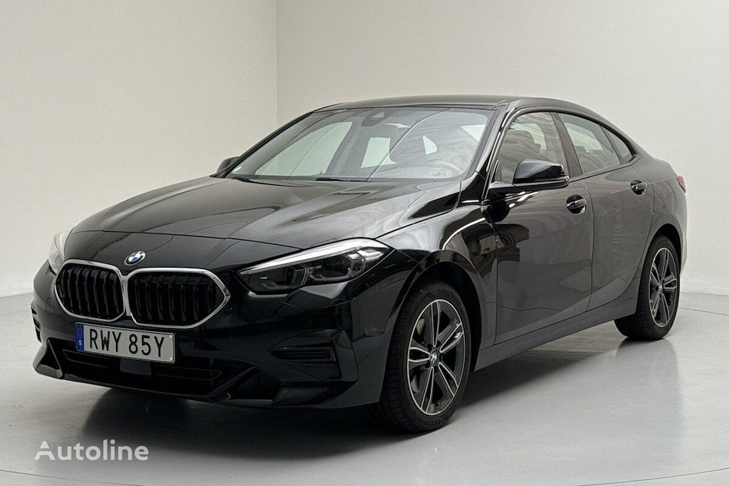 Prodaje se BMW 2-serien sedan na aukciji