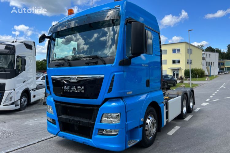 MAN TGX 33.520 6x4 tegljač