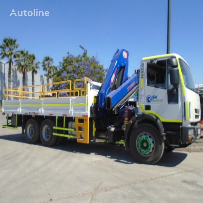 IVECO 260E GRU kamion s ravnom platformom