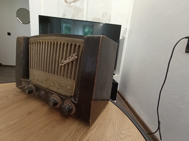 Radio model Tesla 53