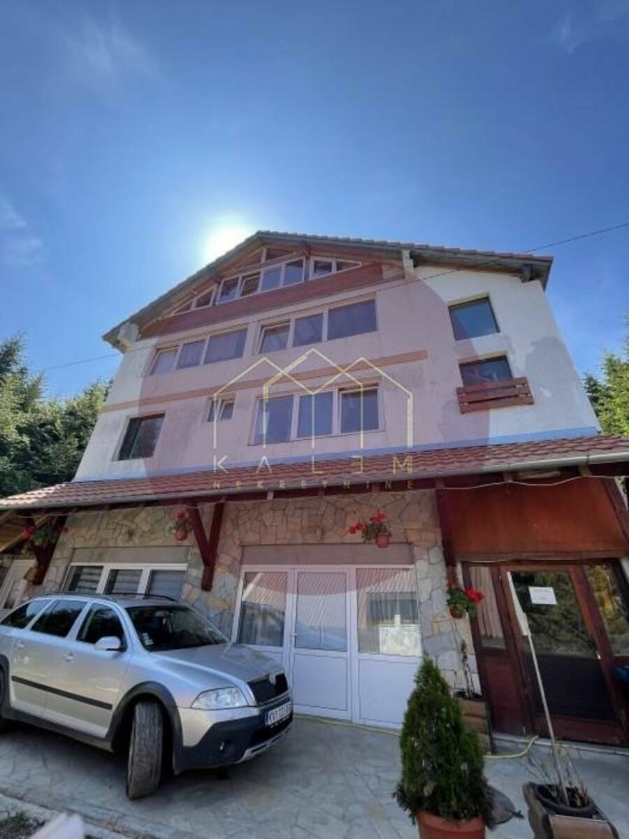 Okolno mesto, Treska, Kuća, 396m2, 360000 EUR