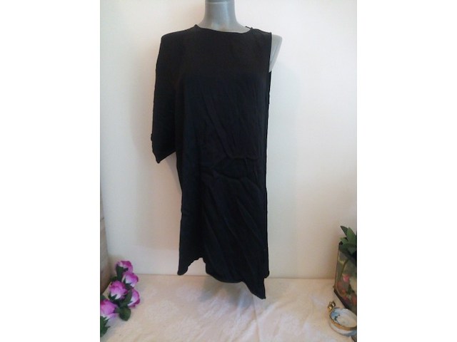 Zara crna haljina jedan kratak rukav L