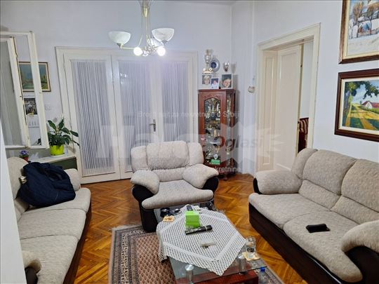 Salonski stan u centru Smedereva 86m2+terasa 8m2