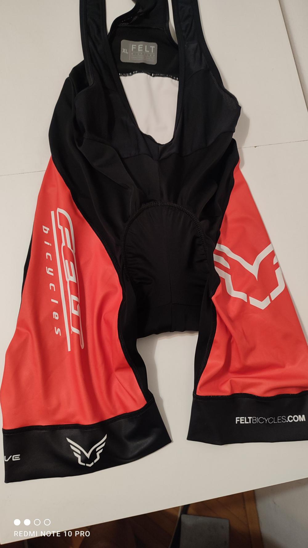 Felt dres i triko komplet