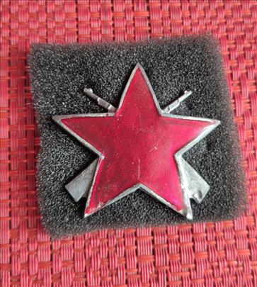 Partizanska zvezda sa puškama