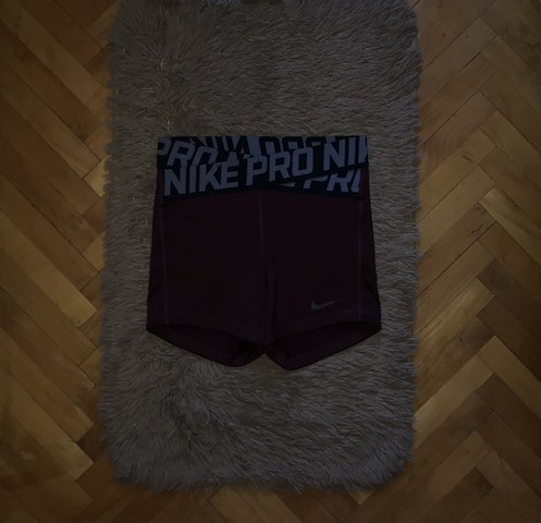 Nike pro