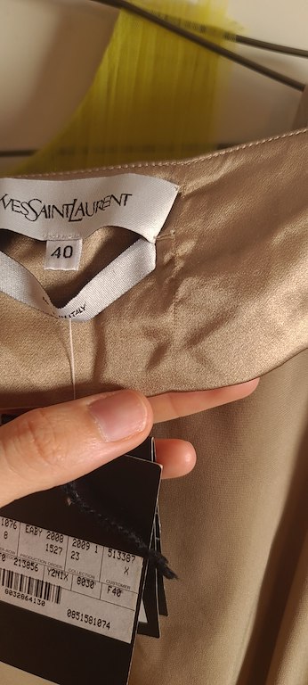 YSL 100% svilena haljina, nova sa etiketom. Dužina preko kolena