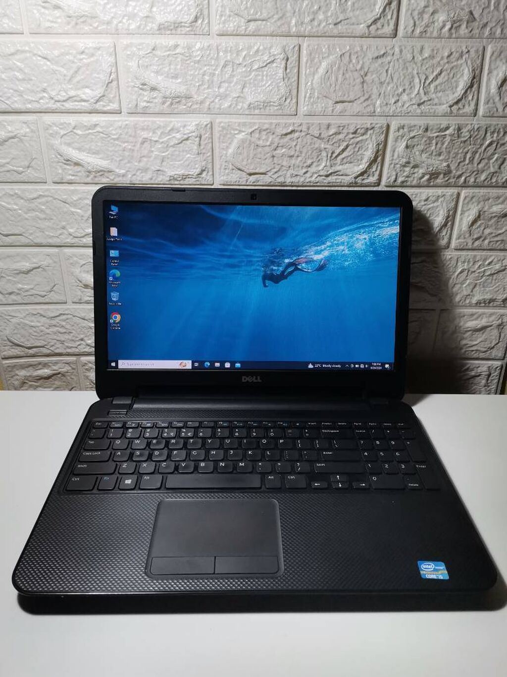 Dell Inspirion 15-3521 je odličan laptop u dobrom fizičkom i