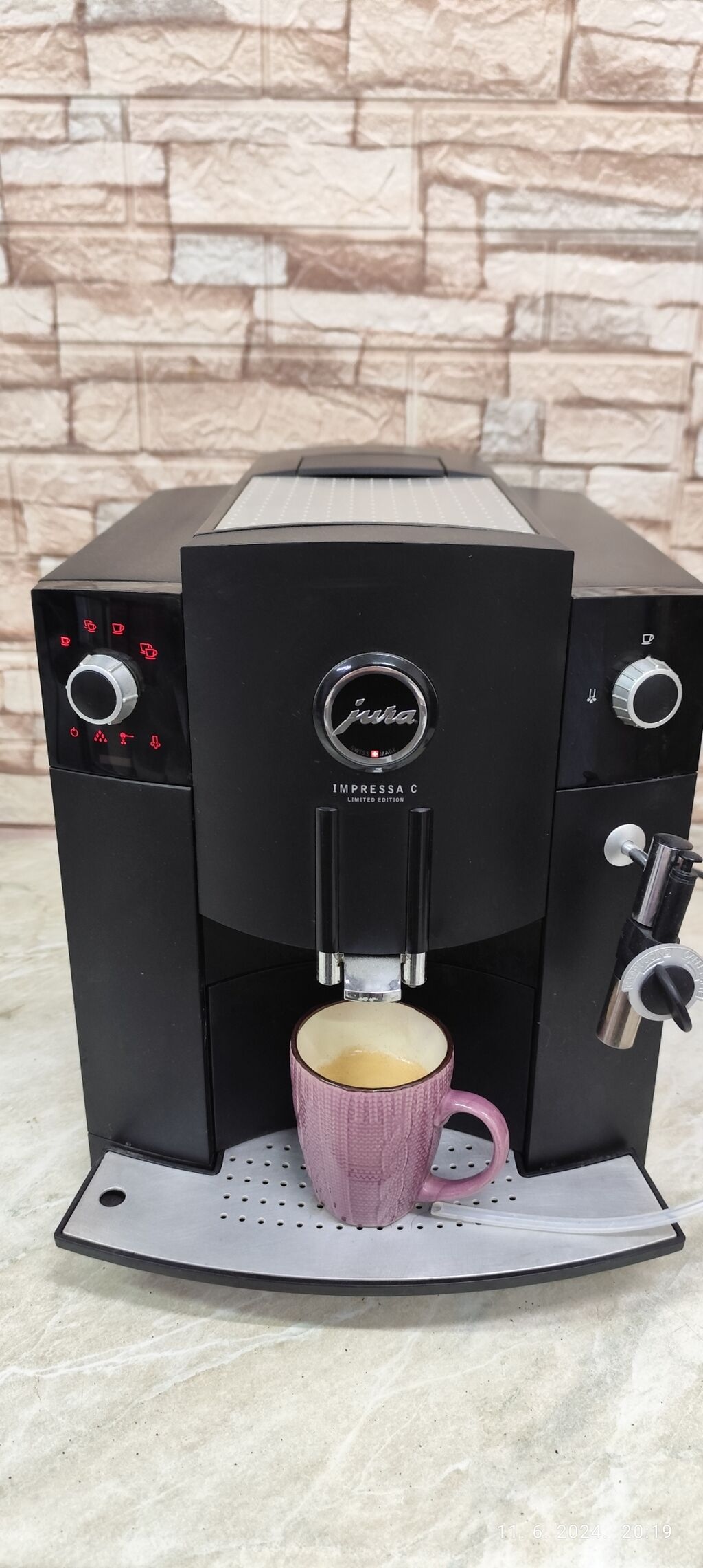 Jura Impressa C. Limited Edition automatski espresso kafe aparat