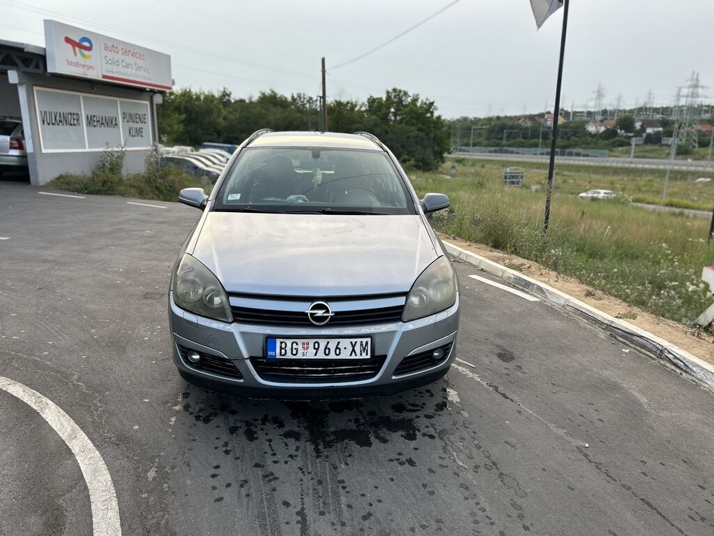 Opel Astra: 1.7 l | 2005 г. | 301241 km. Limuzina