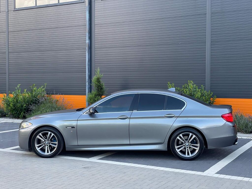 BMW : |