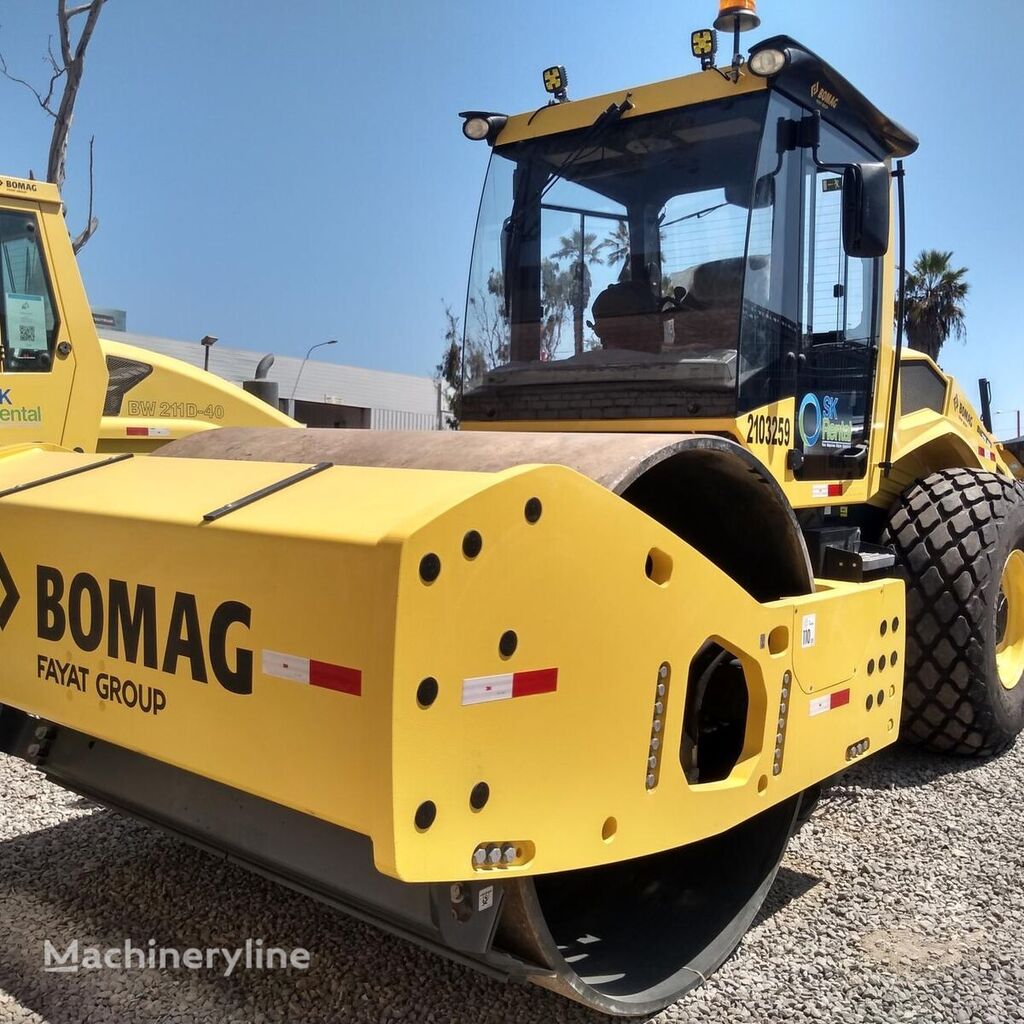 BOMAG BW211D-40 kompaktor s jednim valjkom