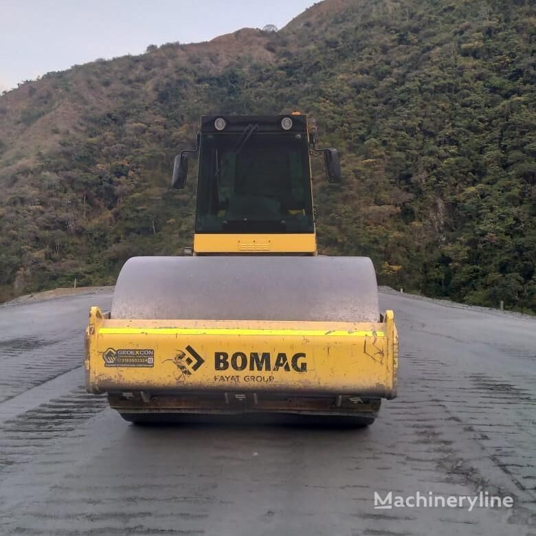 BOMAG BW211-D40 kompaktor s jednim valjkom