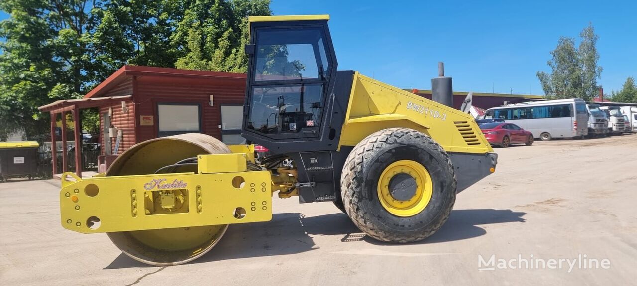 BOMAG BW211D-3 kompaktor s jednim valjkom