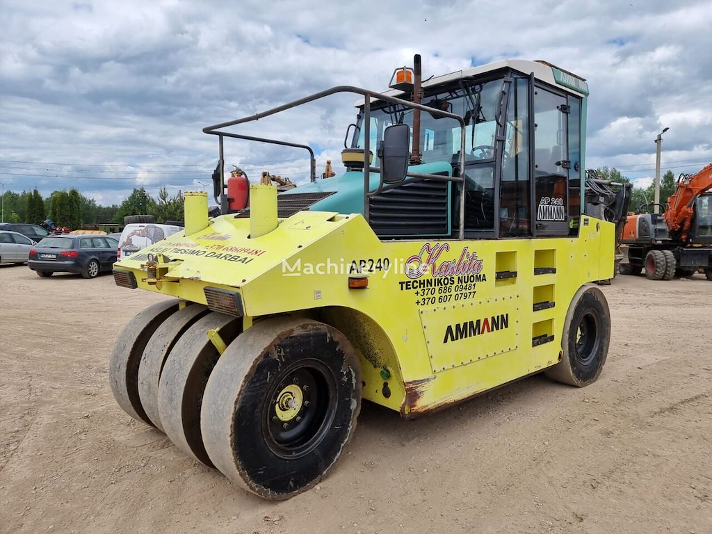 Ammann AP240 pneumatski valjak