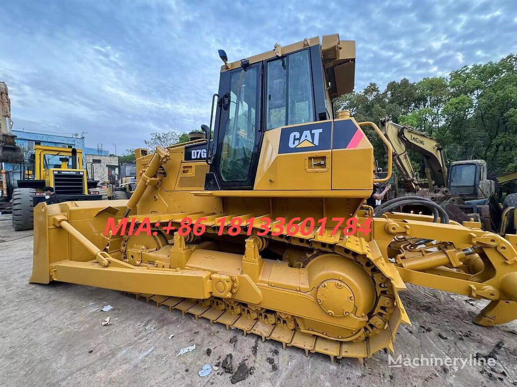 Caterpillar D7G2 buldožer