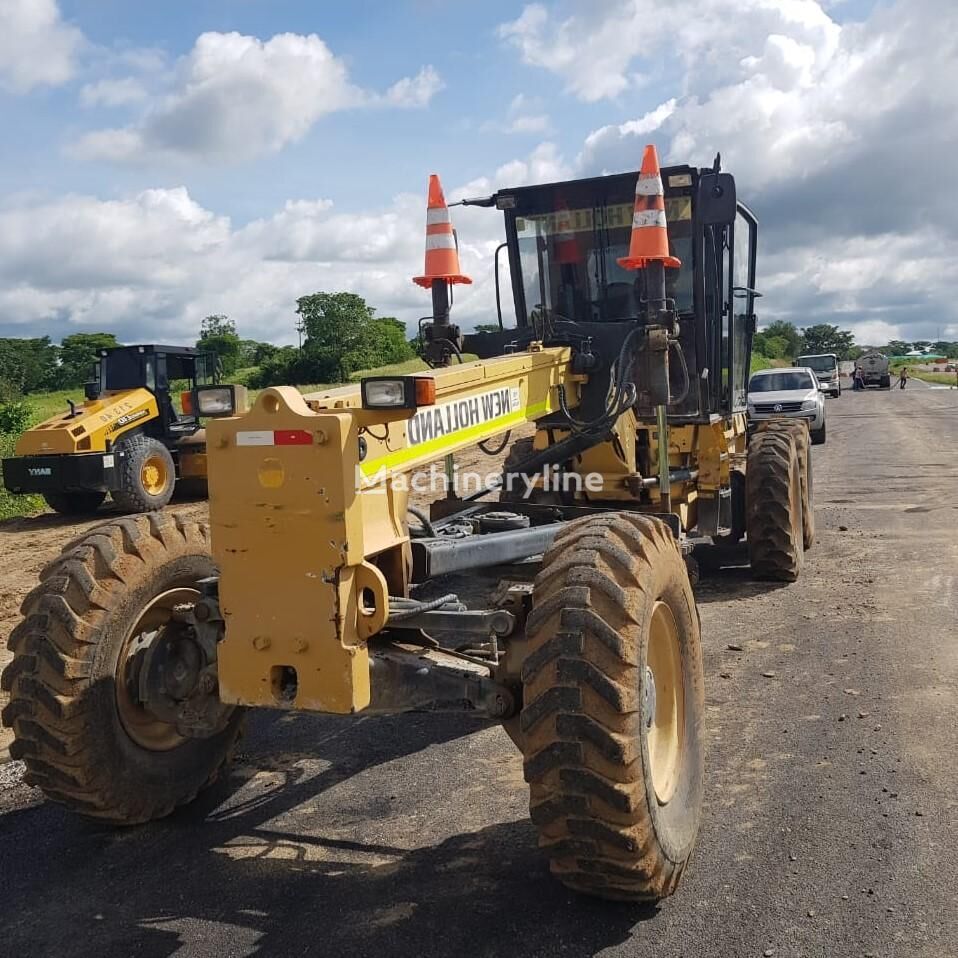 New Holland RG140B grejder