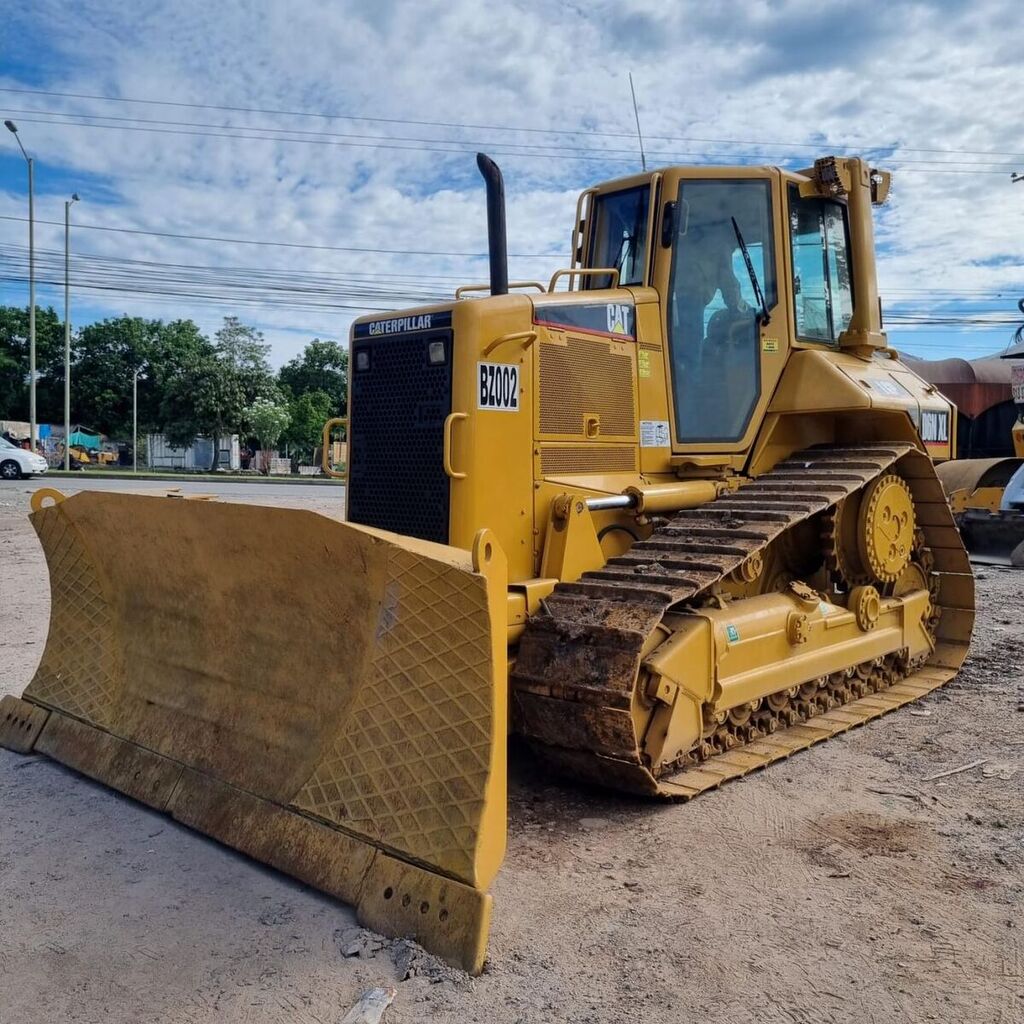 Caterpillar D6N XL buldožer