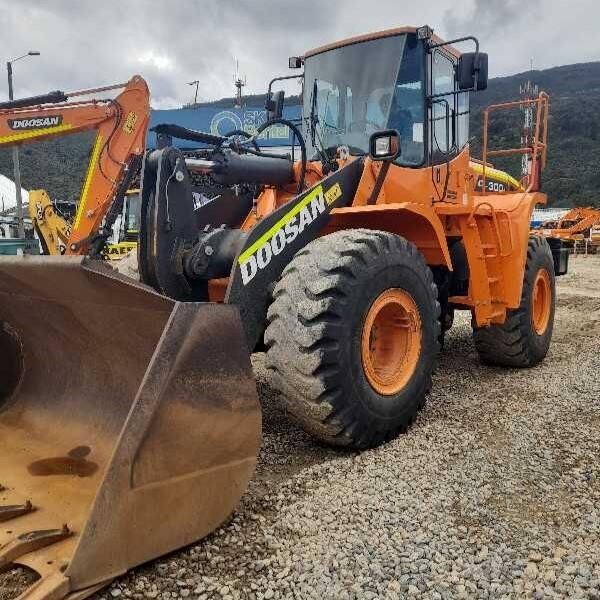 Doosan DL300 prednji utovarivač