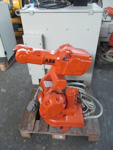 ABB Robotics IRB 140 S4C+M2000 industrijski robot