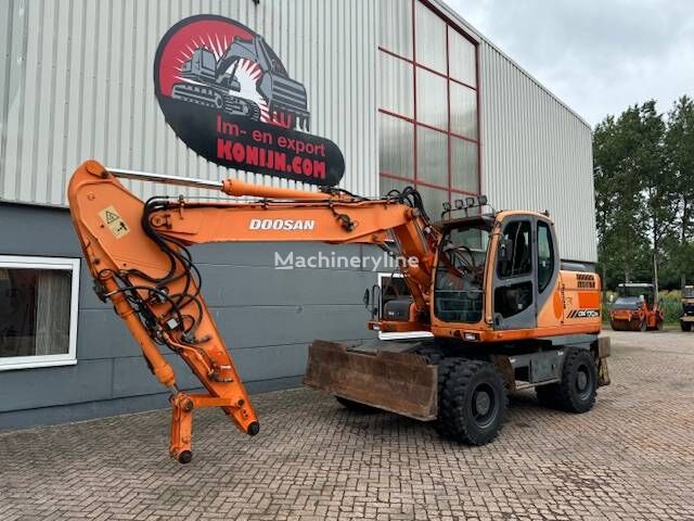 Doosan DX 170 W, Dutch machine bager točkaš