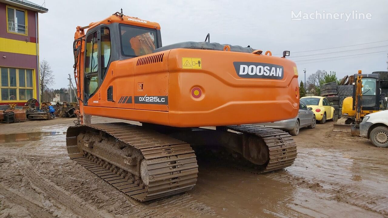 Doosan DX 225LC bager guseničar