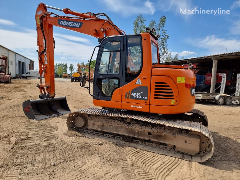 Doosan DX 140 LC-3 bager guseničar