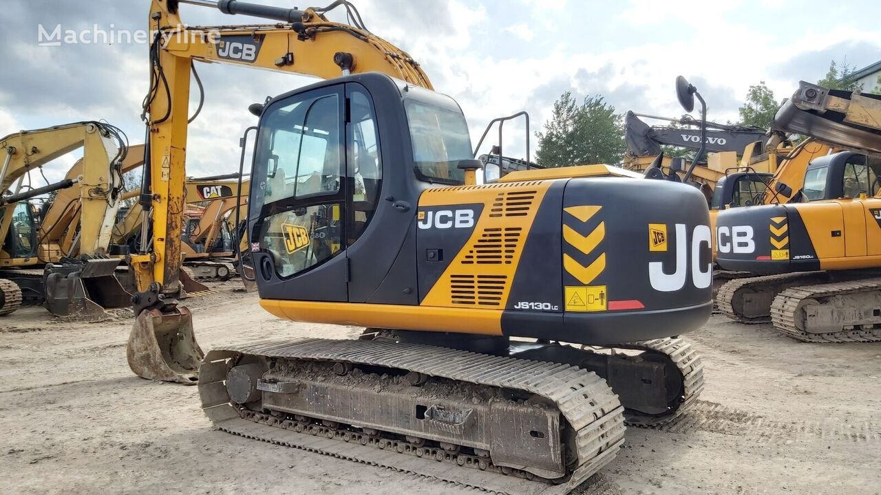 JCB JS130 LC bager guseničar