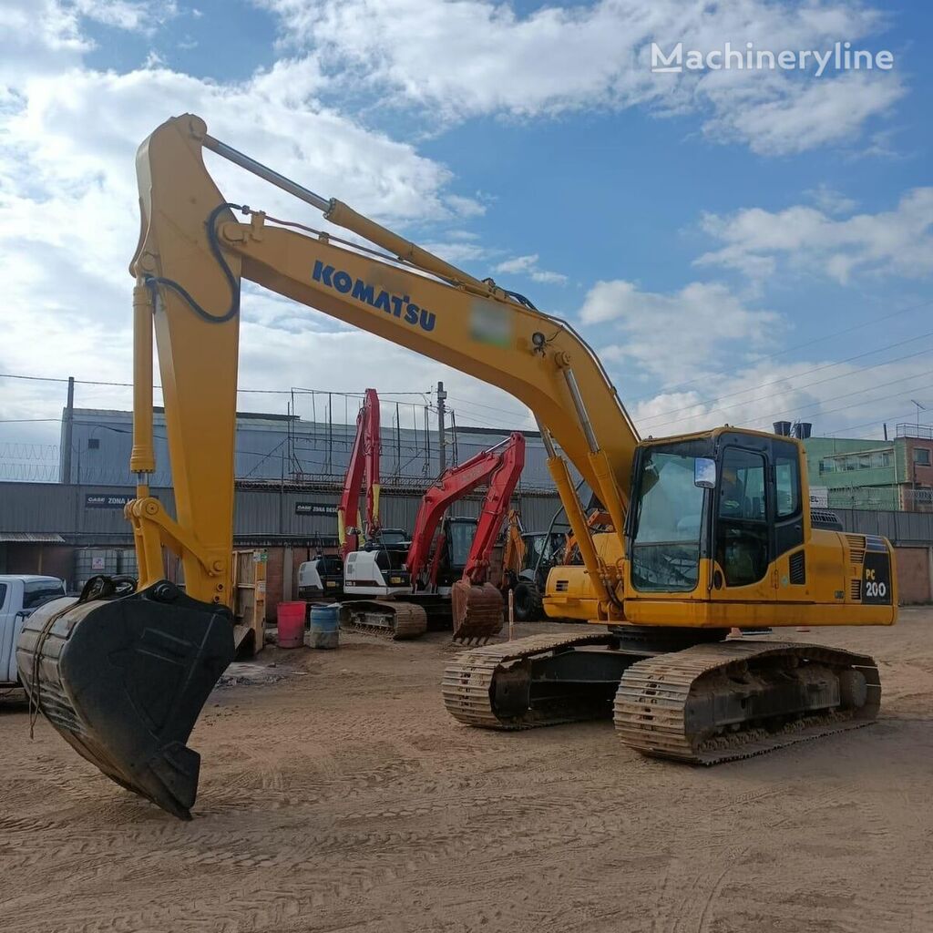 Komatsu PC200-8 bager guseničar