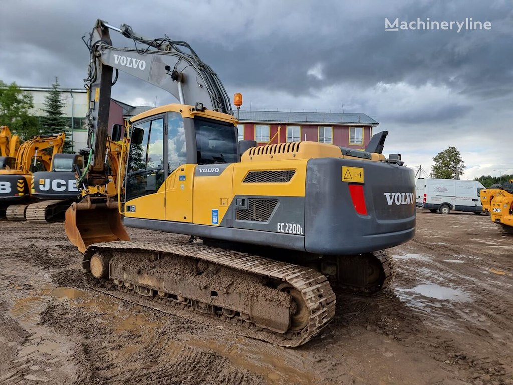 Volvo EC220 D bager guseničar