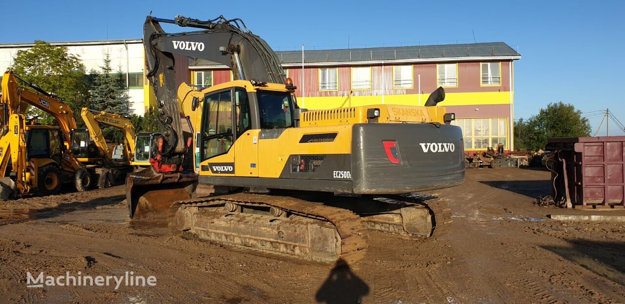 Volvo EC250 DL bager guseničar