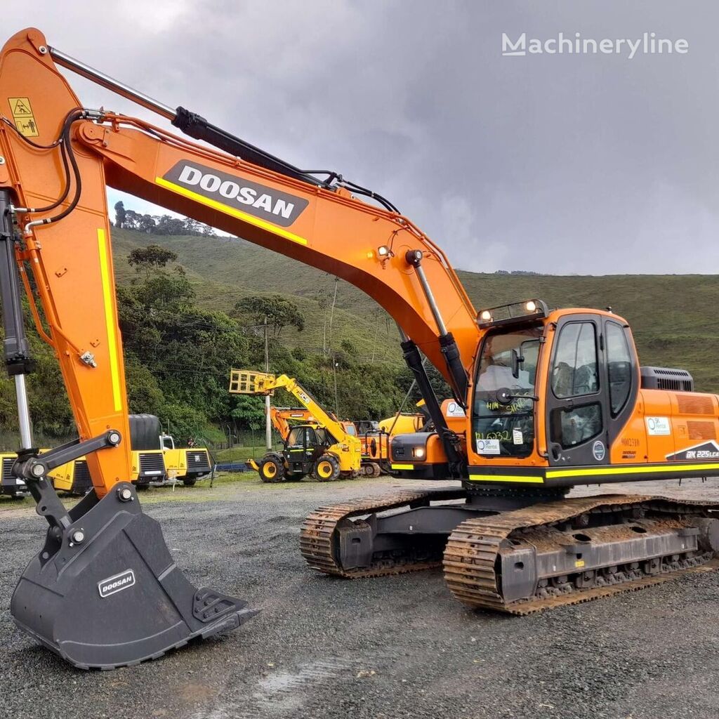 Doosan DX 225LCA bager guseničar