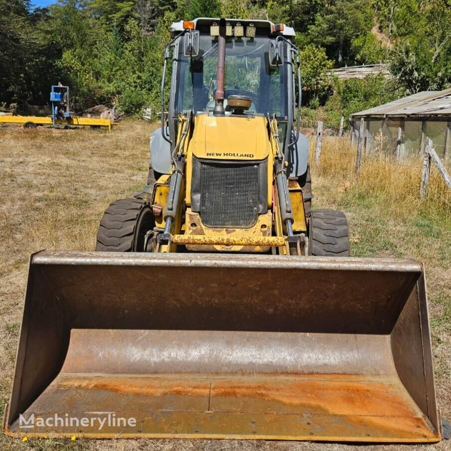 New Holland B90B 4X4 bager-utovarivač