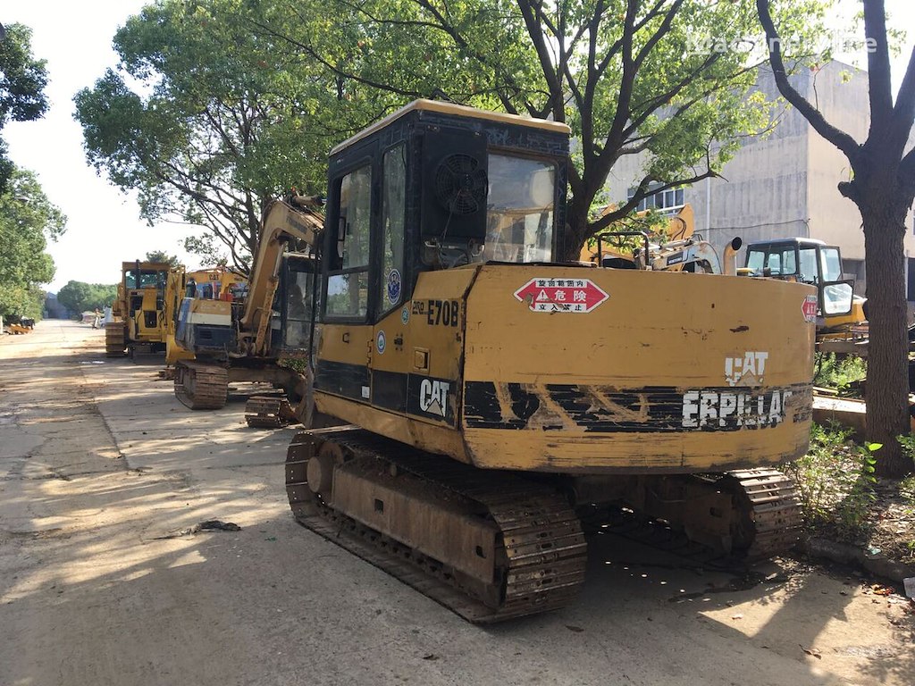 Caterpillar E70B bager guseničar