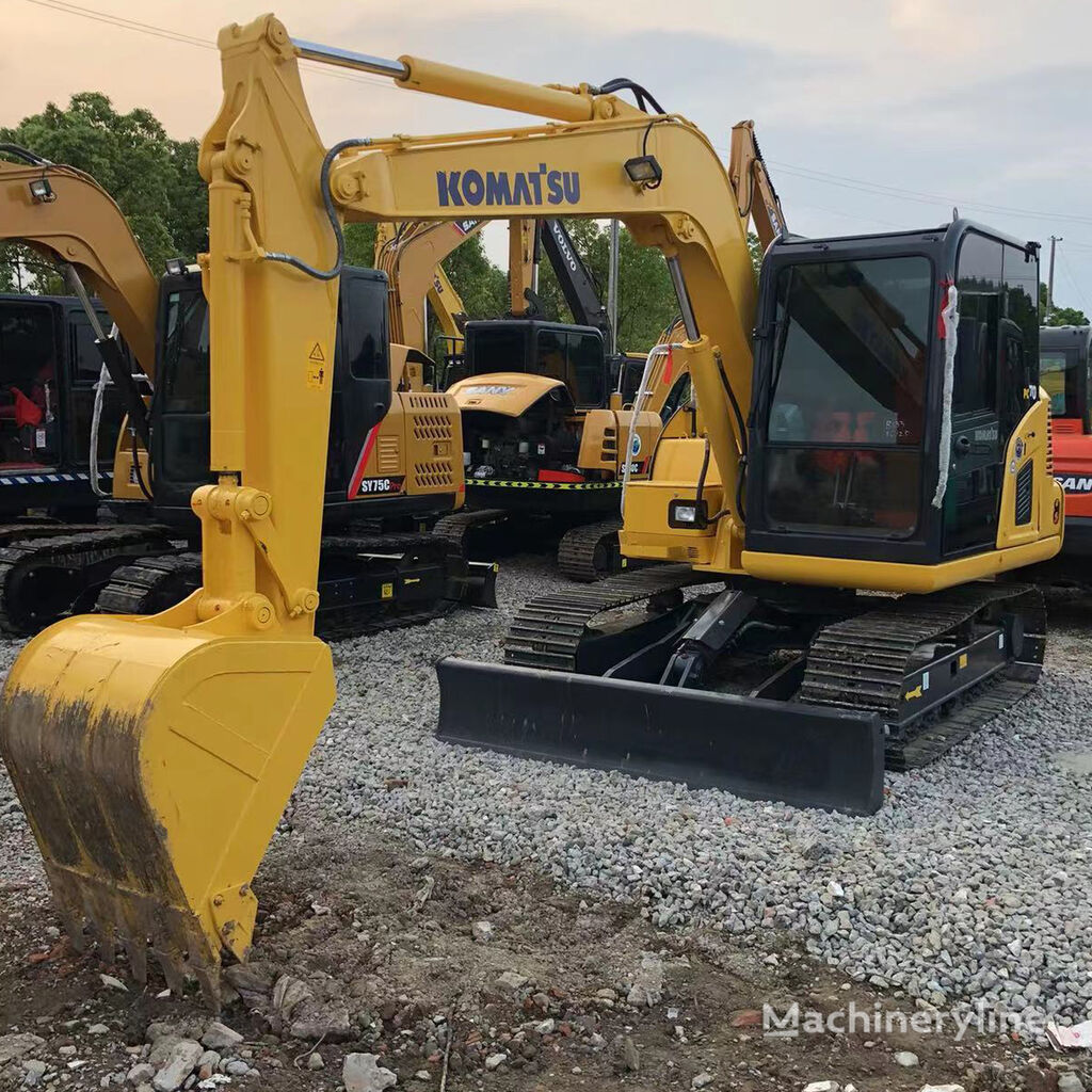 Komatsu PC70-8 bager s dubinskom kašikom