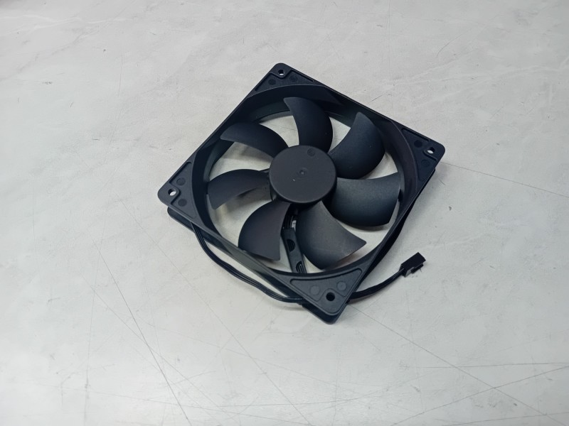 12 cm ventilator ispravan corsair