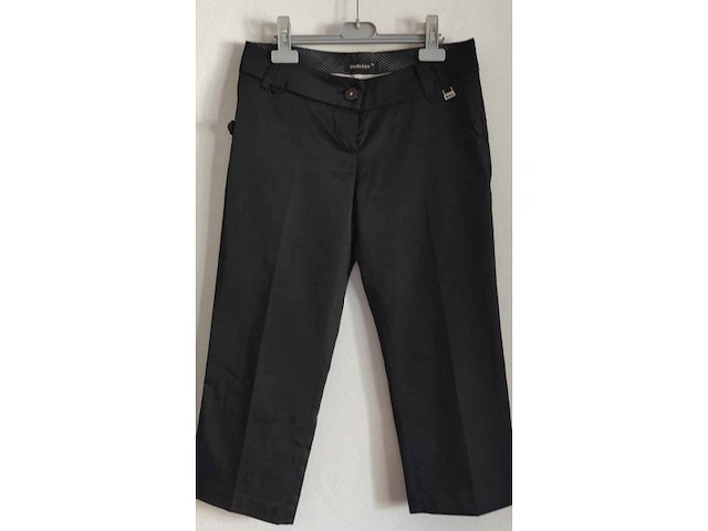 BEDELIZA kao nove pantalone br.38/M