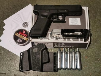 Vazdušni pištolj Umarex Glock 17 gen 5, komplet