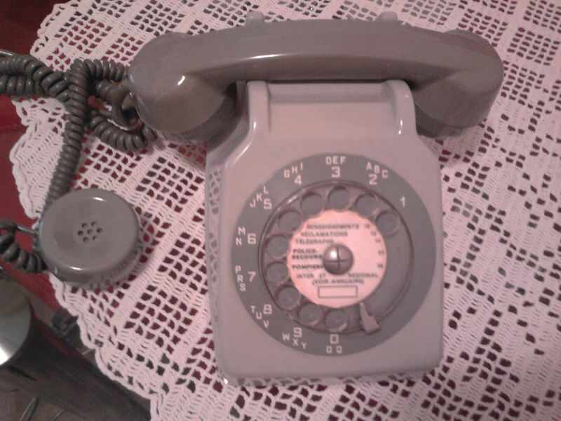 FRANCUSKI TELEFON IZ 75.god